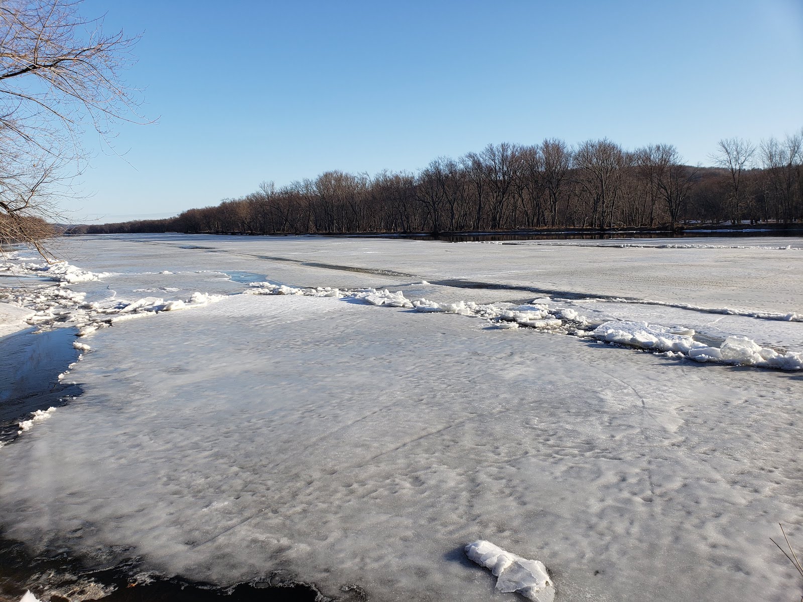 Photos: Ice melting, river flowing, sun rising, spring coming – St ...