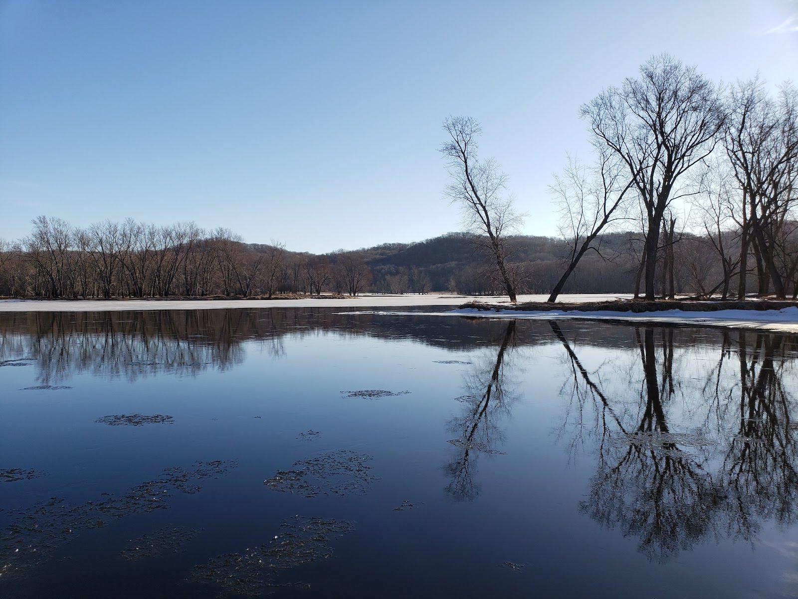 Photos: Ice melting, river flowing, sun rising, spring coming – St ...